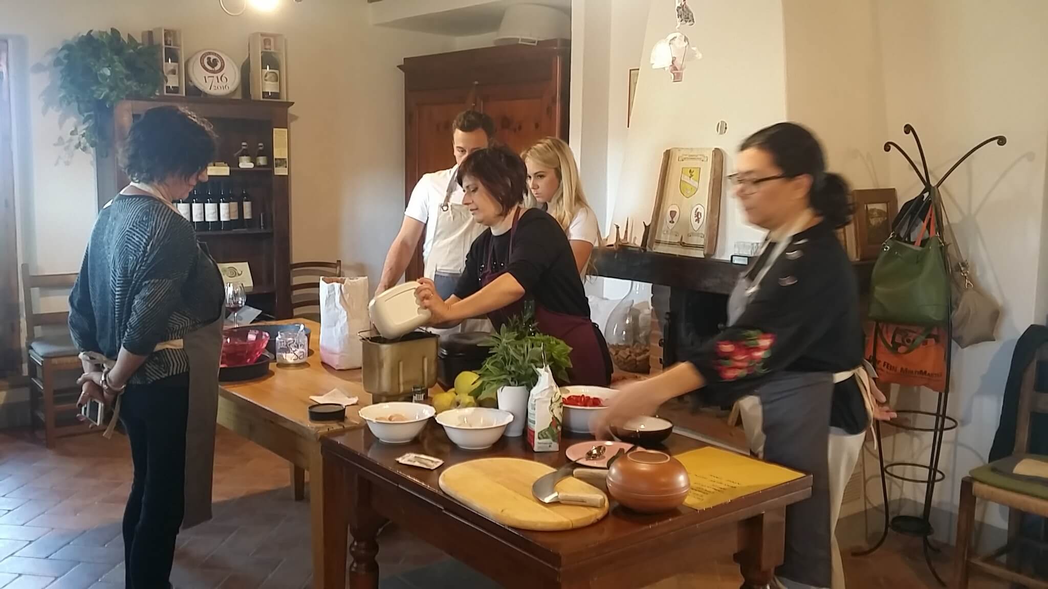 Cooking class in a Chianti farmhouse - De Gustibus Wine and Food Tours